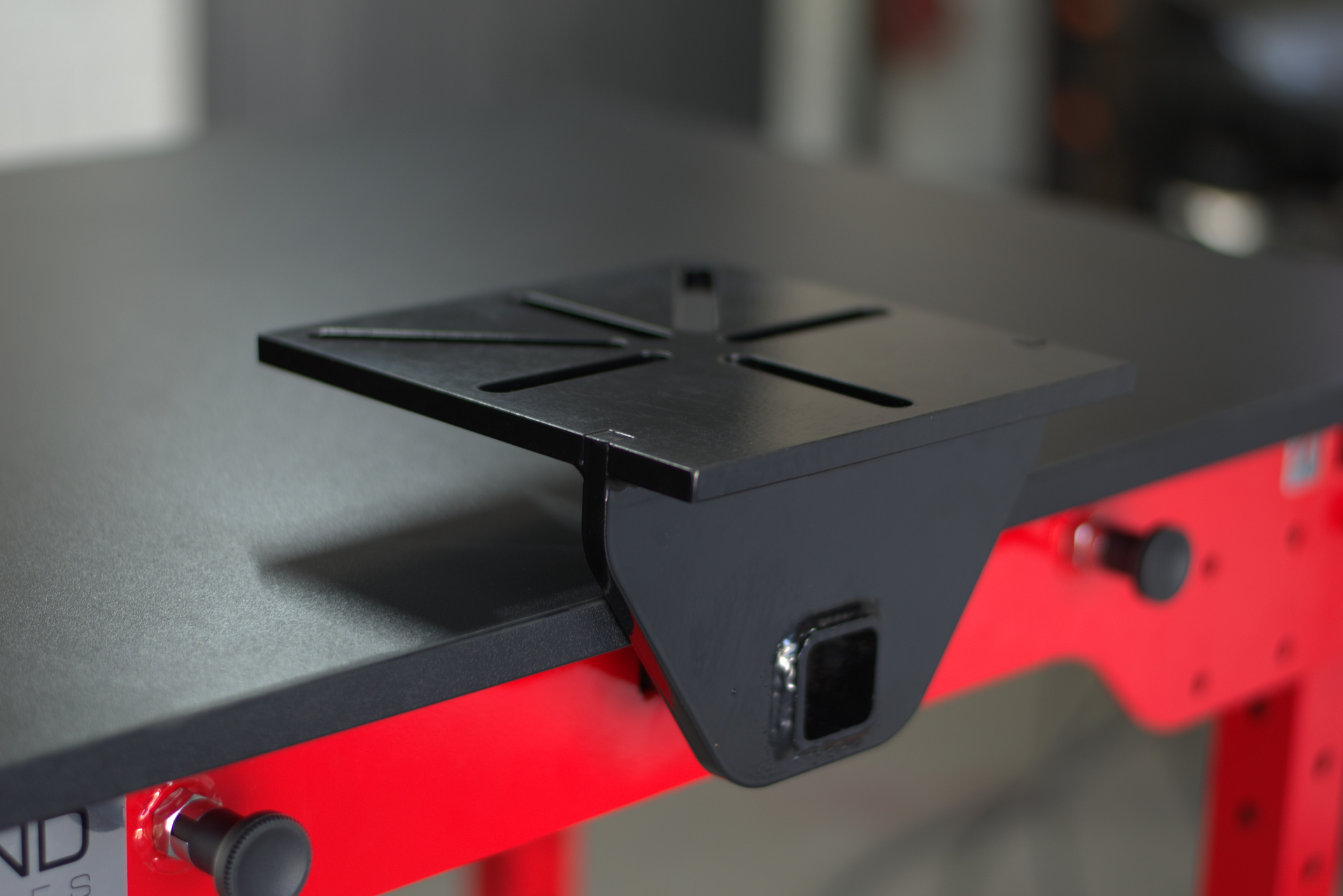 Torland Industries - Adaptable Workbench | Professional Garage Equipment